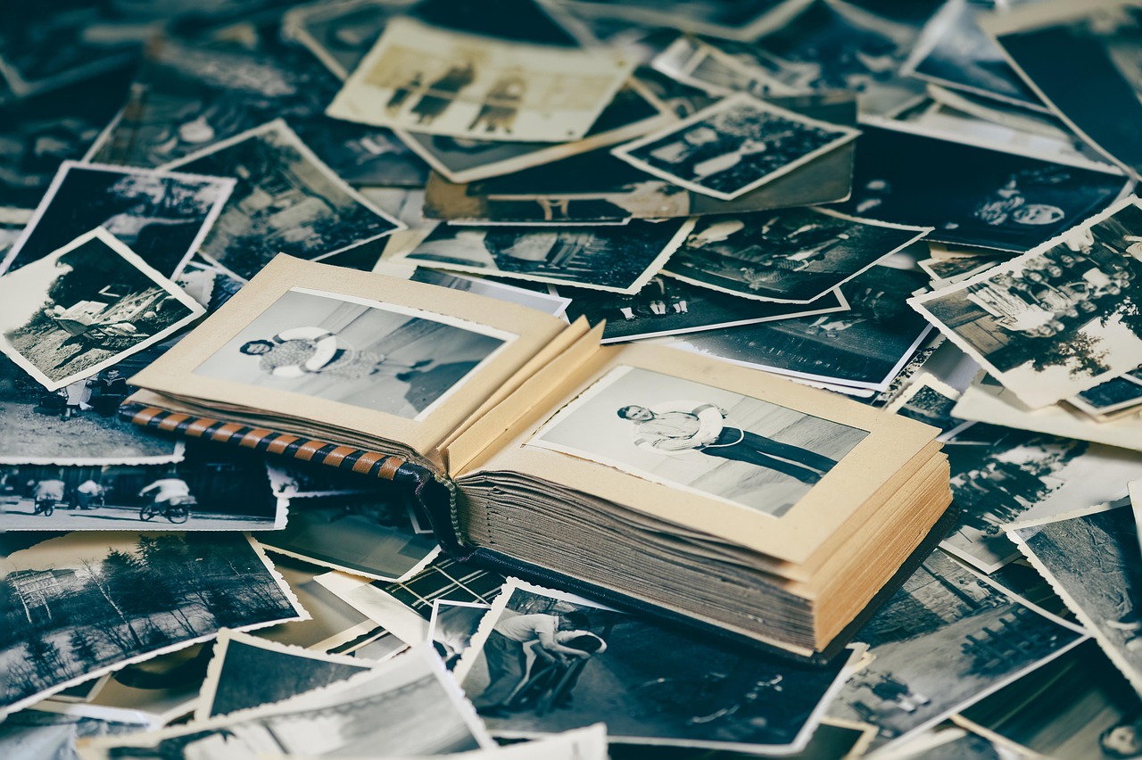 AI Yearbook Photos: TikTok’s Retro Portrait Obsession